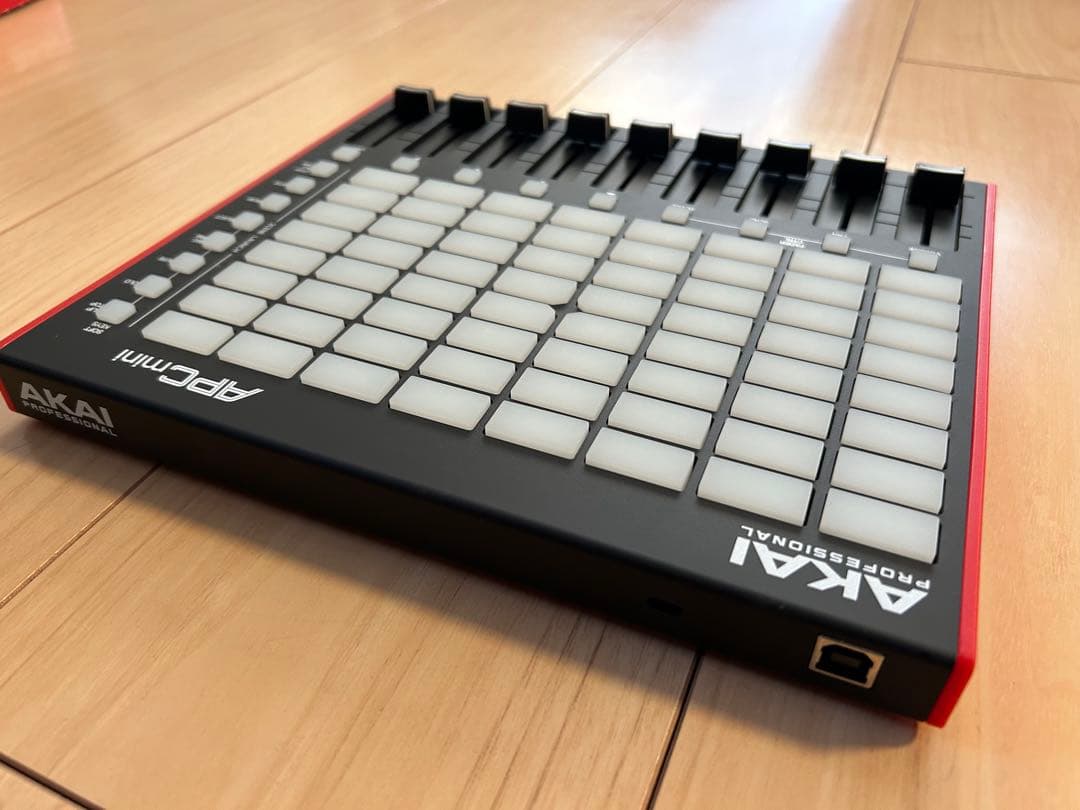 AKAI APC mini mk2 MIDIコントローラー