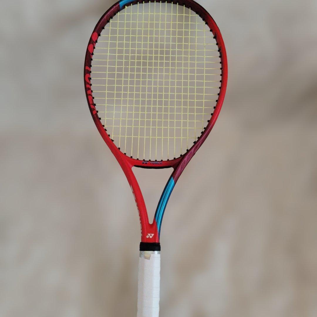 美品ブイコア100YONEX テニスラケット　G2