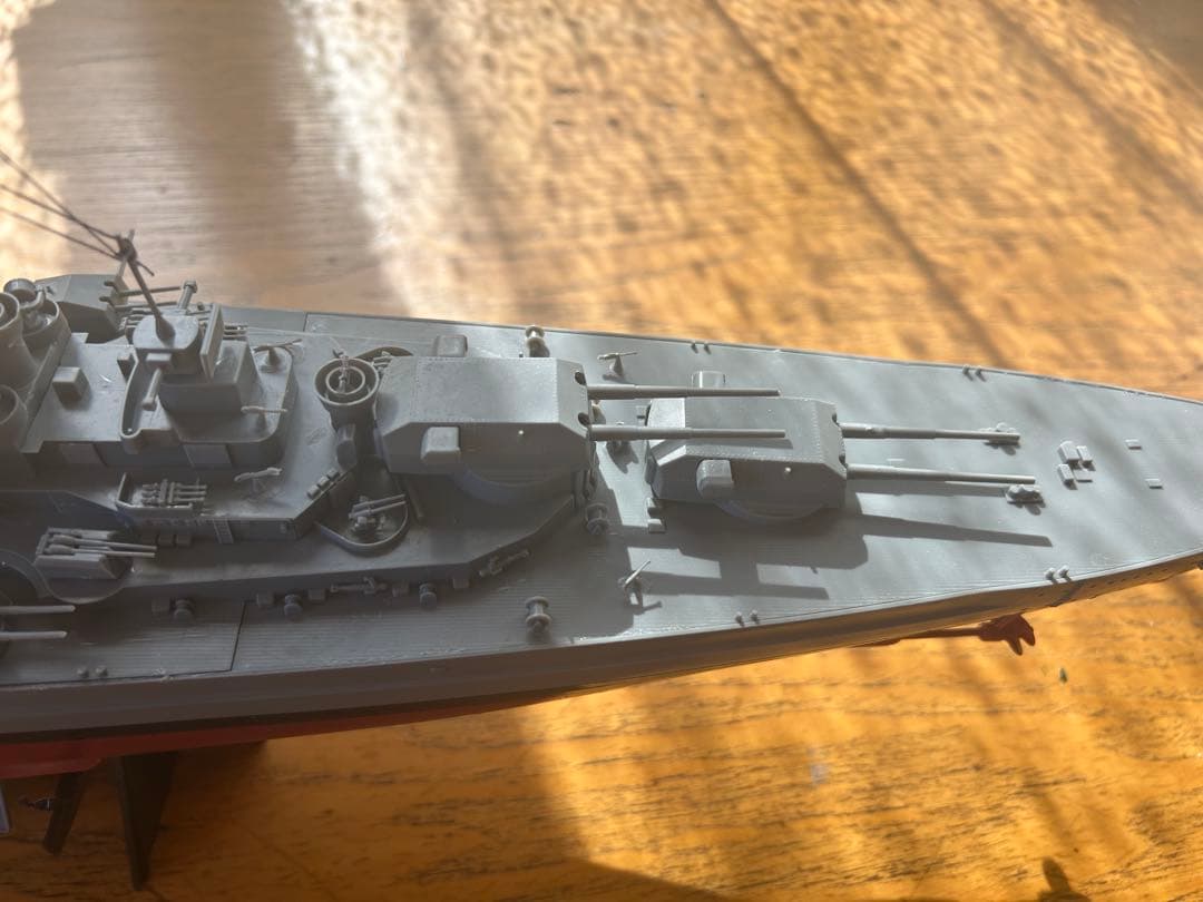 ドイツ高速戦艦ビスマルク.大西洋最大の殺し屋一発で(フッド撃沈)サイズ1/350