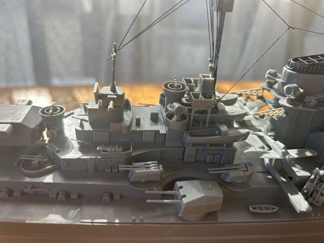 ドイツ高速戦艦ビスマルク.大西洋最大の殺し屋一発で(フッド撃沈)サイズ1/350