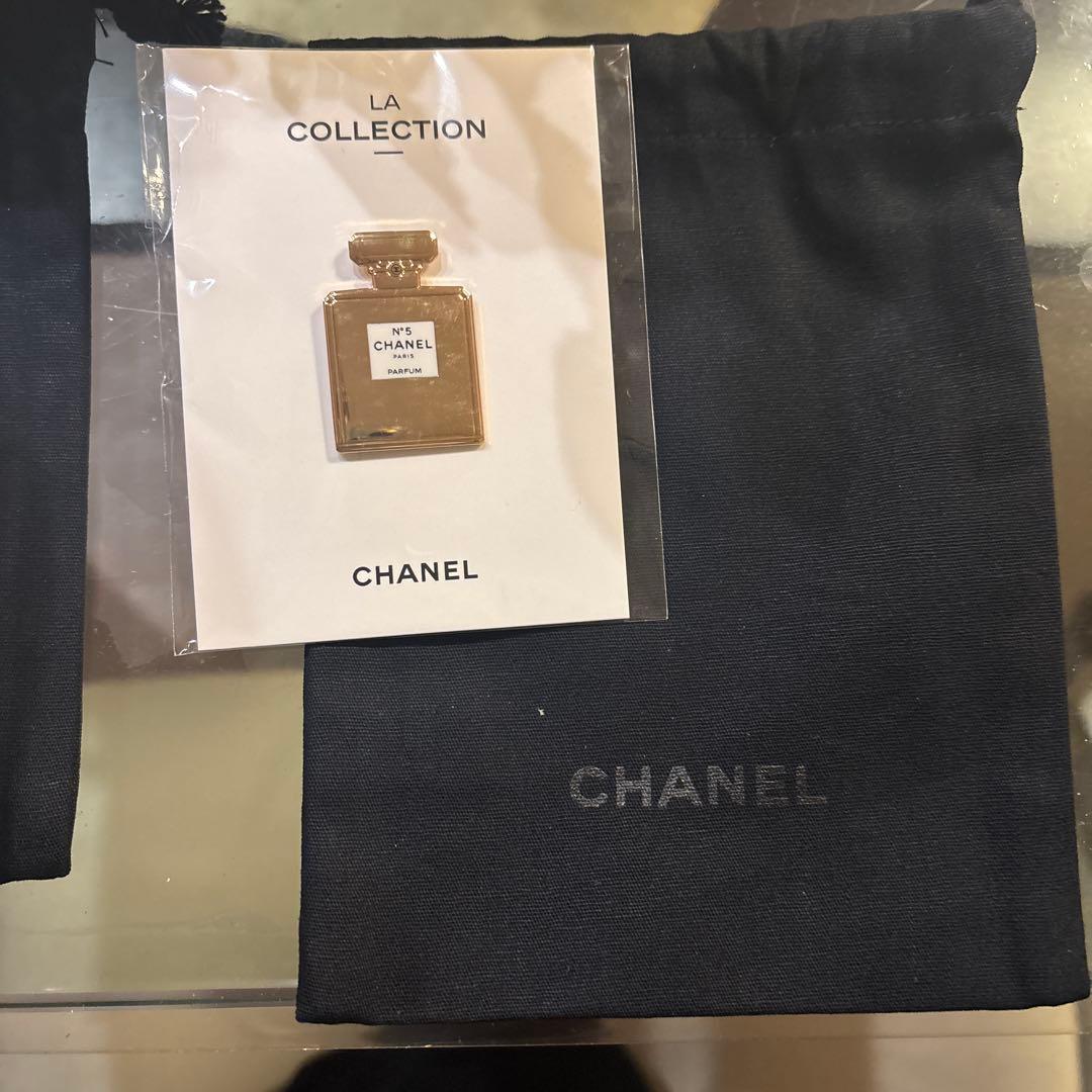 CHANEL LA COLLECTION ピンバッジ5個シャネル巾着5点セット
