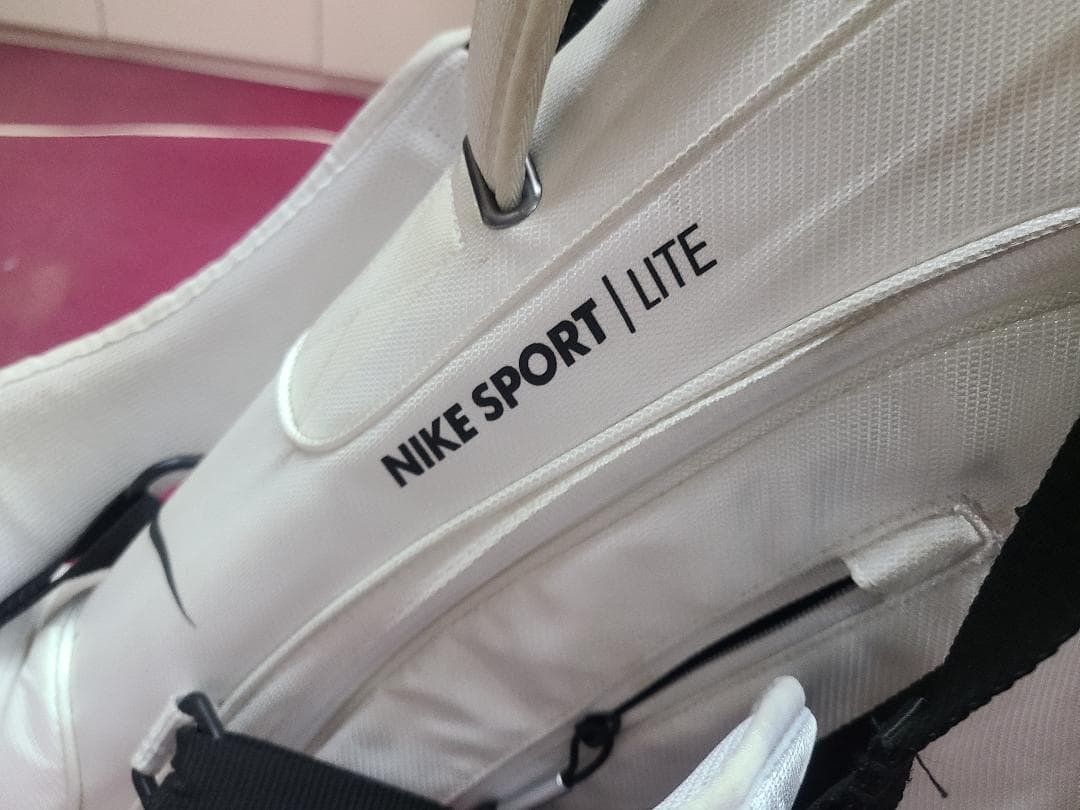 ナイキ NIKE スタンド型キャディバッグ　軽量　スポーツライト　白