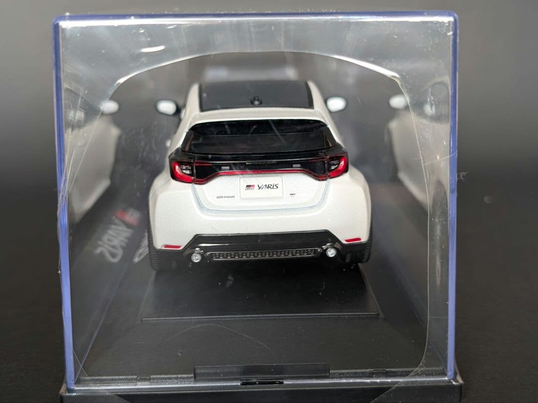 TOYOTA GR ヤリス プラチナホワイトパールマイカ 1/30 【未開封】