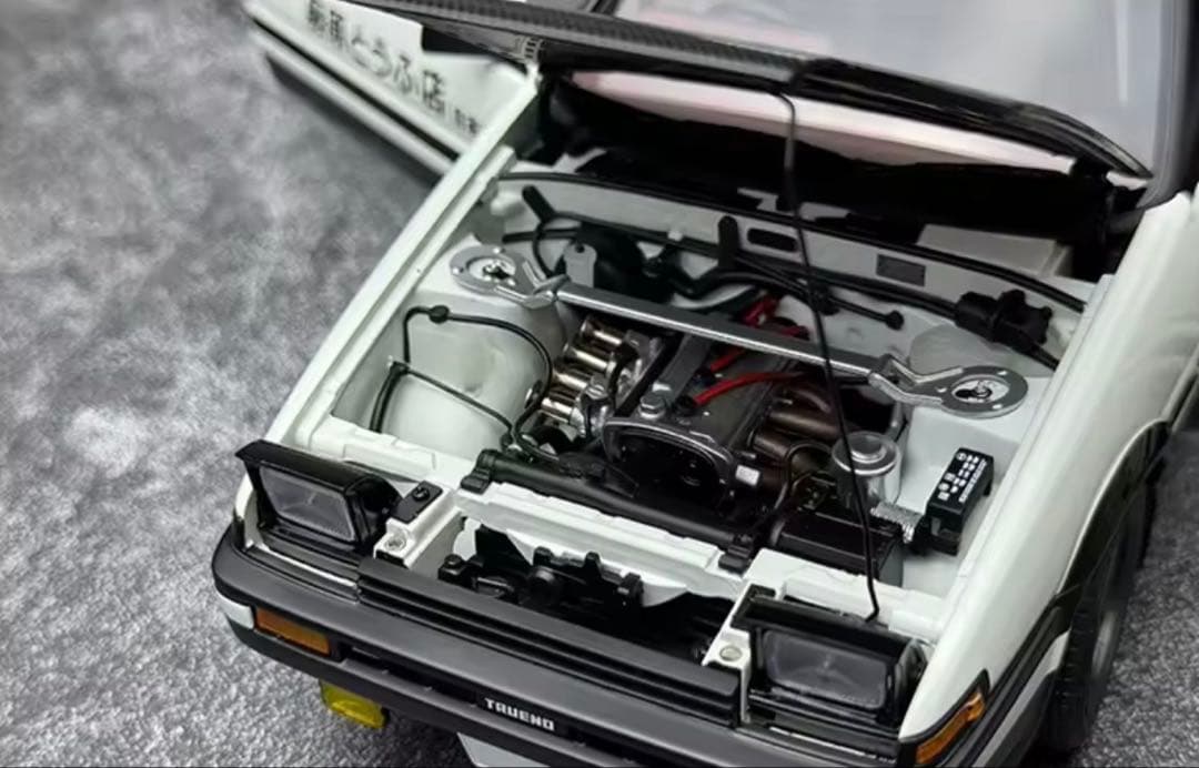 Autoart 1/18イニシャルD AE86 ミニカー