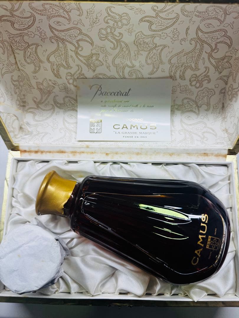 カミュ CAMUS カラフェ バカラ 700ml コニャック 古酒　化粧箱付