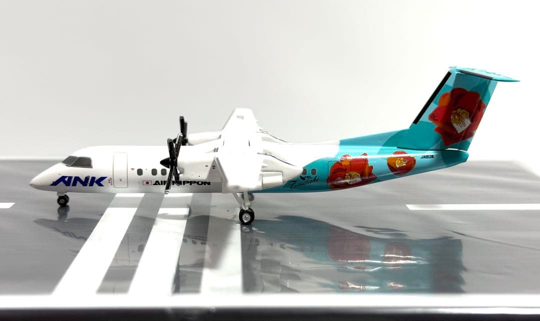 全日空商事 1/200 DHC-8-300 ANK TSUBAKI LIVERY
