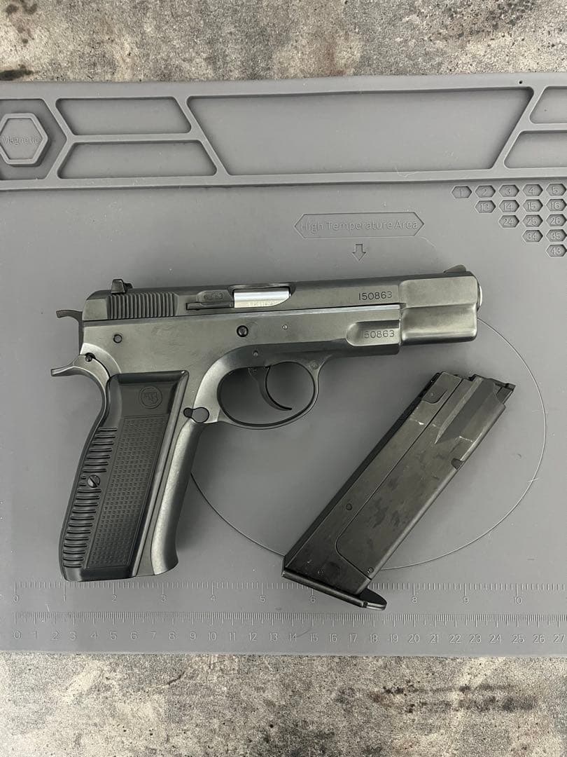 【中古　希少　木製グリップ付】カートリッジ排挟タイプCZ75 エクセレントHW