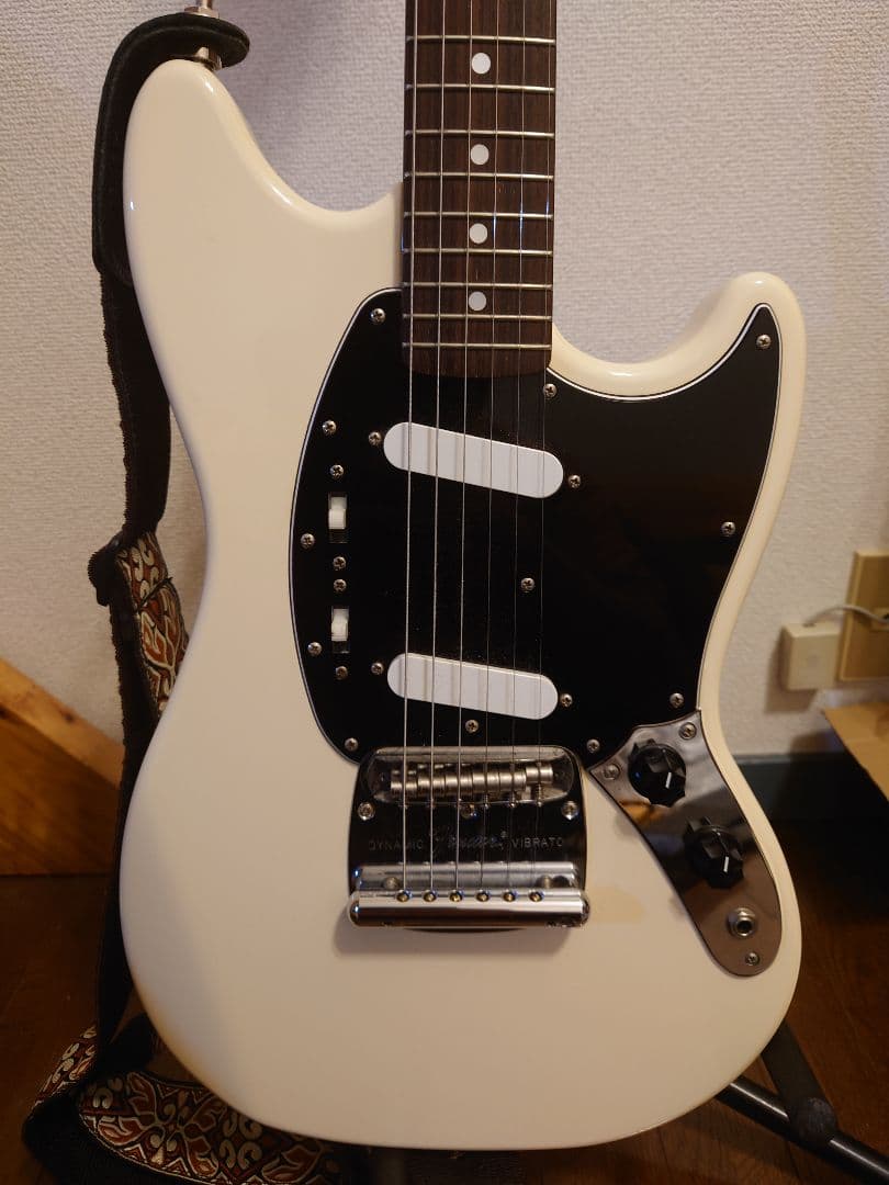 5/30まで　Fender Mustang ホワイト