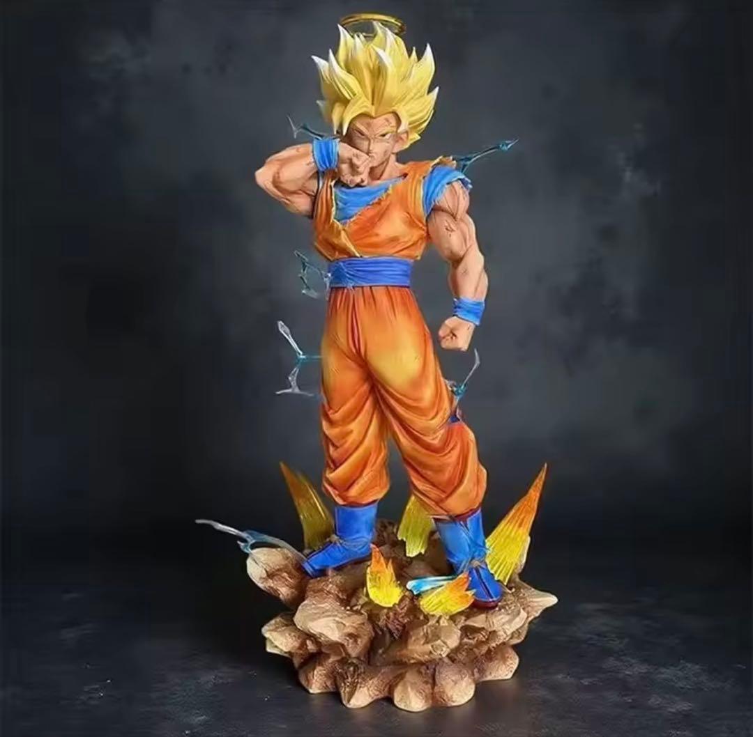 ドラゴンボール　JJstudio製　SS2孫悟空　光点灯台座付き　新品未使用品。