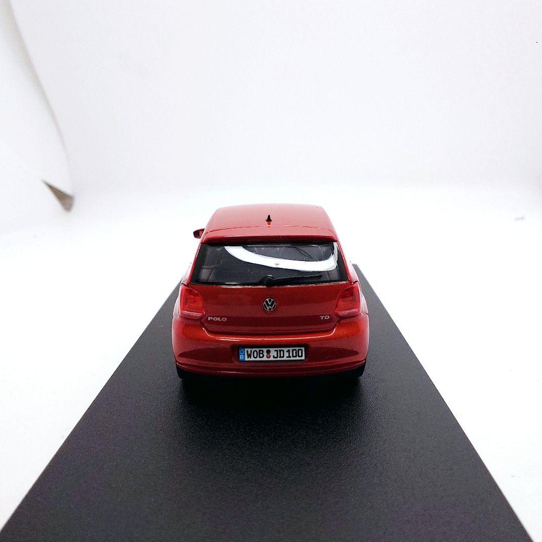 フォルクスワーゲン VW Polo ポロ 赤 1/43スケール ミニカー