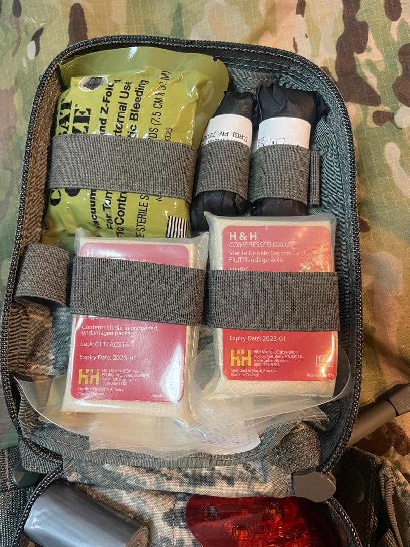 実物 First Aid Kit / 応急医療キット — 備品一式付 M157