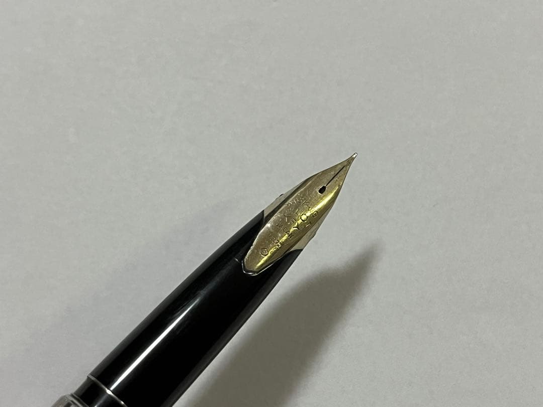 Pilot 万年筆 CUSTOM K-500SS 白蝕刻ストライプ 18KWG
