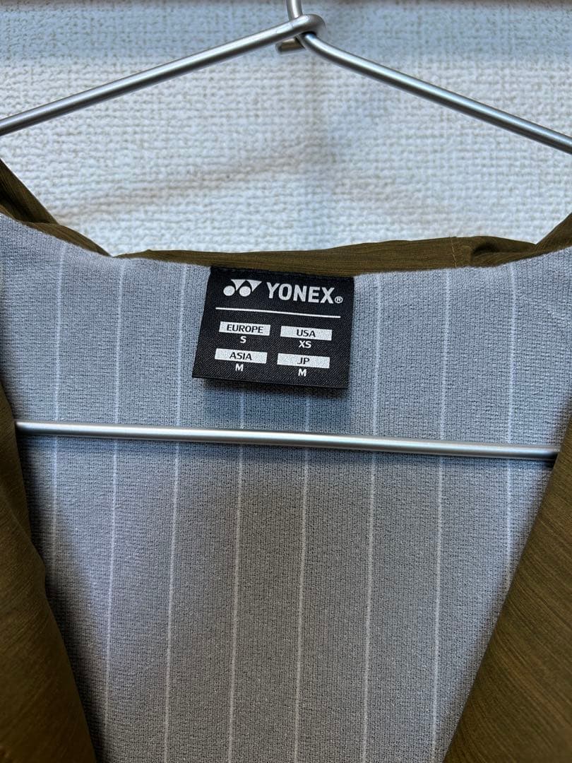【新品未使用】YONEX✳︎ウォームアップウェア フード付き Mサイズ カーキ