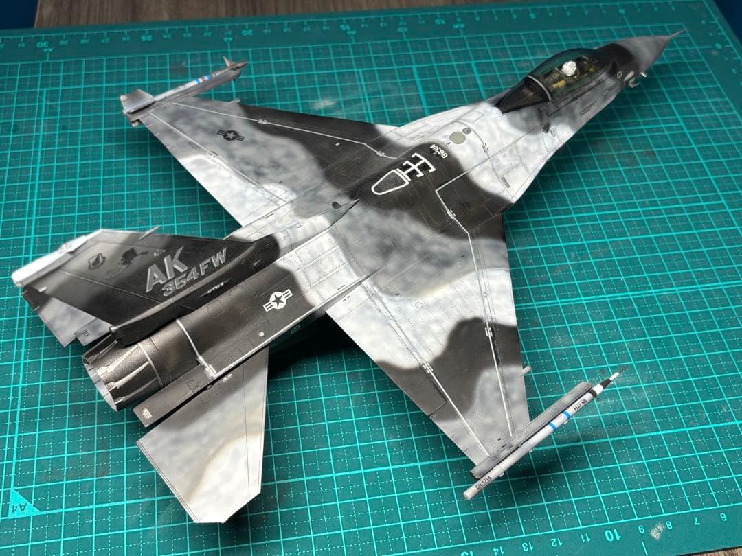 ムスタング様　1/48 タミヤF-16CN