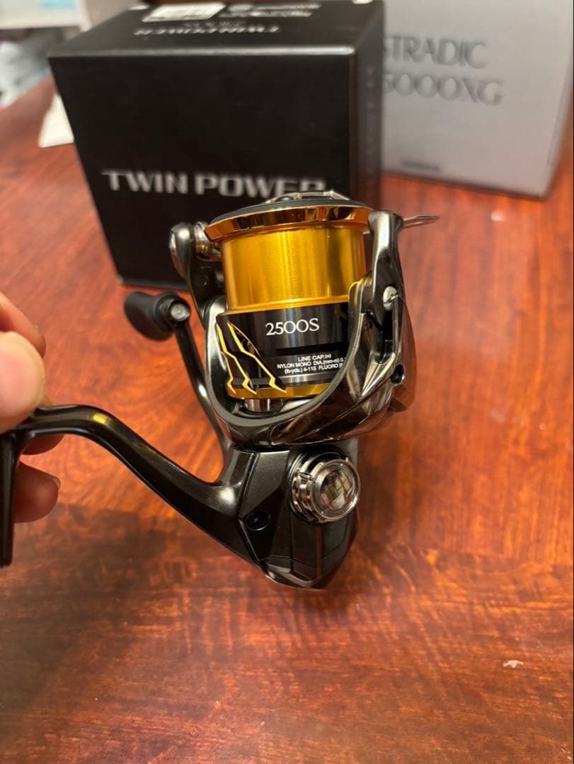 SHIMANO TWIN POWER 2500OS スピニングリール