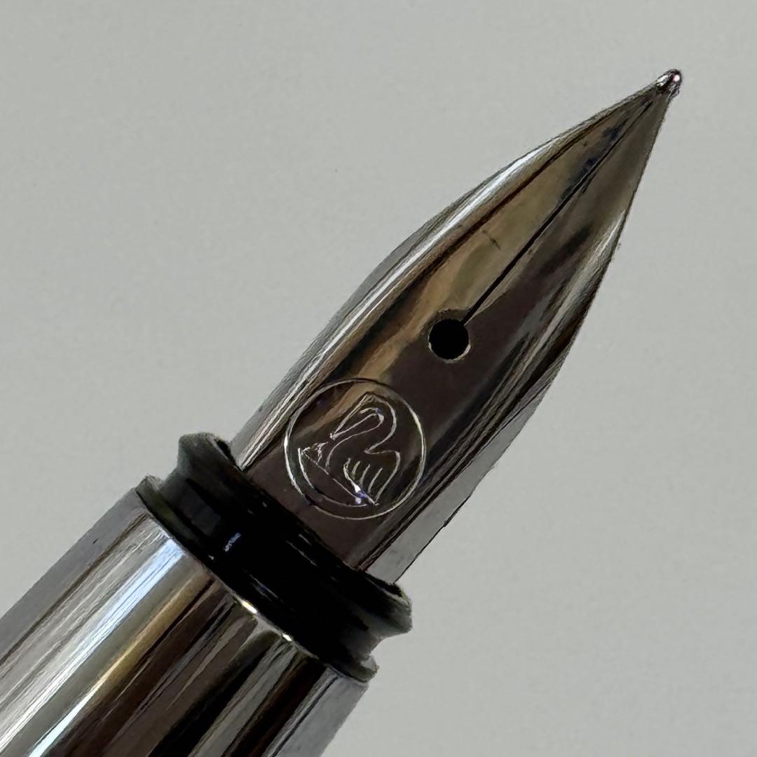 Pelikan Pura P40 ブラック シルバー 万年筆 細字 インク 青