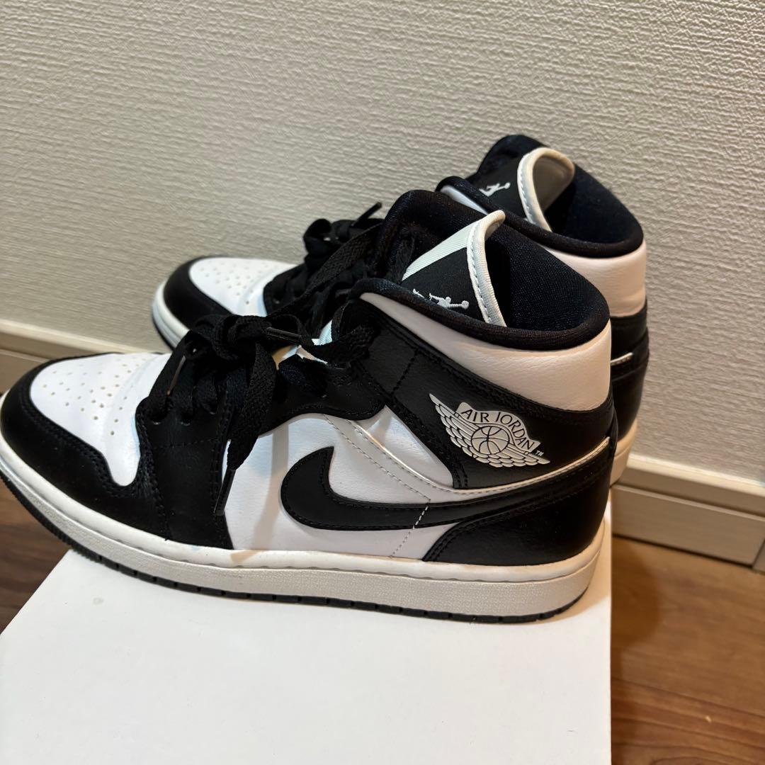WMNS Nike Air Jordan 1 MID 白黒 パンダ スニーカー