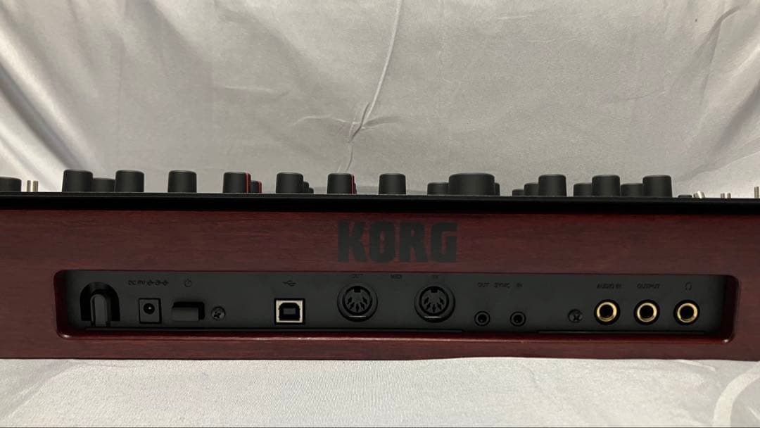 美品 KORG minilogue bass ベースシンセサイザー 元箱あり