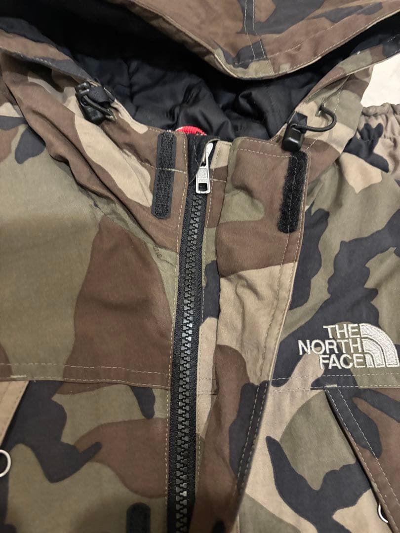 THE NORTH FACE 迷彩柄 スキー　キッズスノボ　ウェア　130