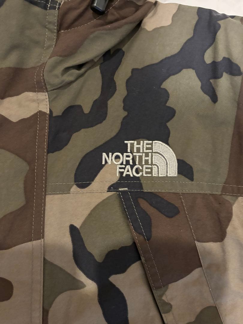 THE NORTH FACE 迷彩柄 スキー　キッズスノボ　ウェア　130