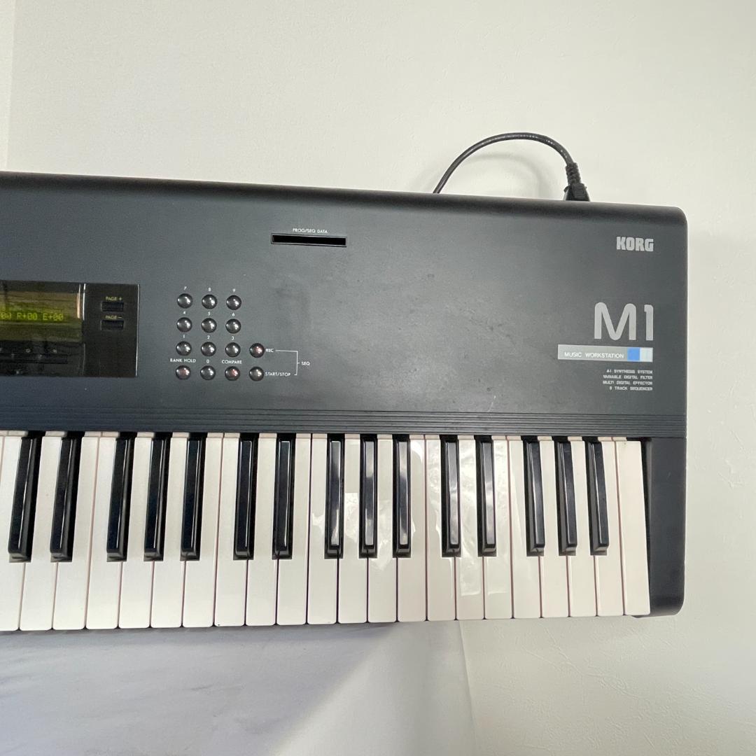 KORG M1 シンセサイザー