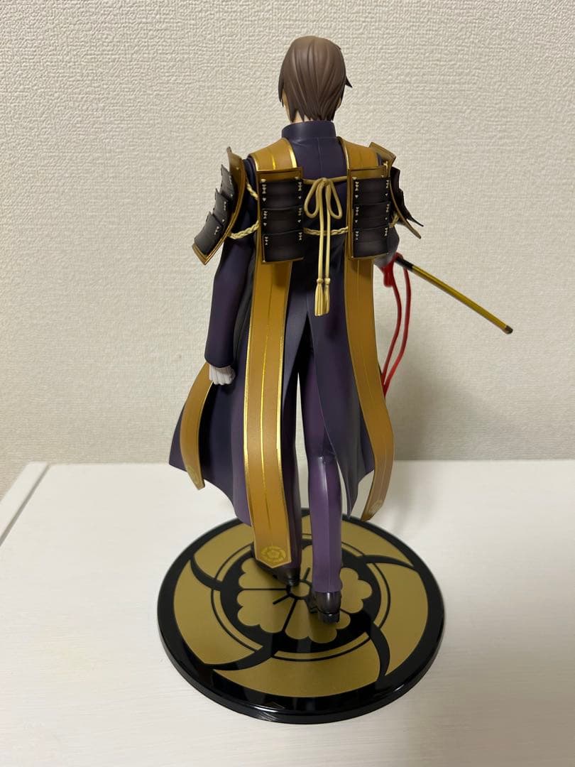 刀剣乱舞　へし切長谷部　フィギュア　1/8 スケール