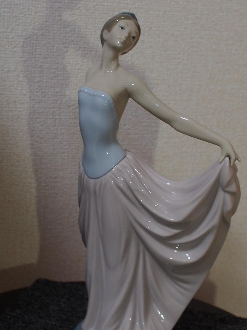 ◆ LLADRO リヤドロ 　踊る少女（ノーマルバージョン）　美品
