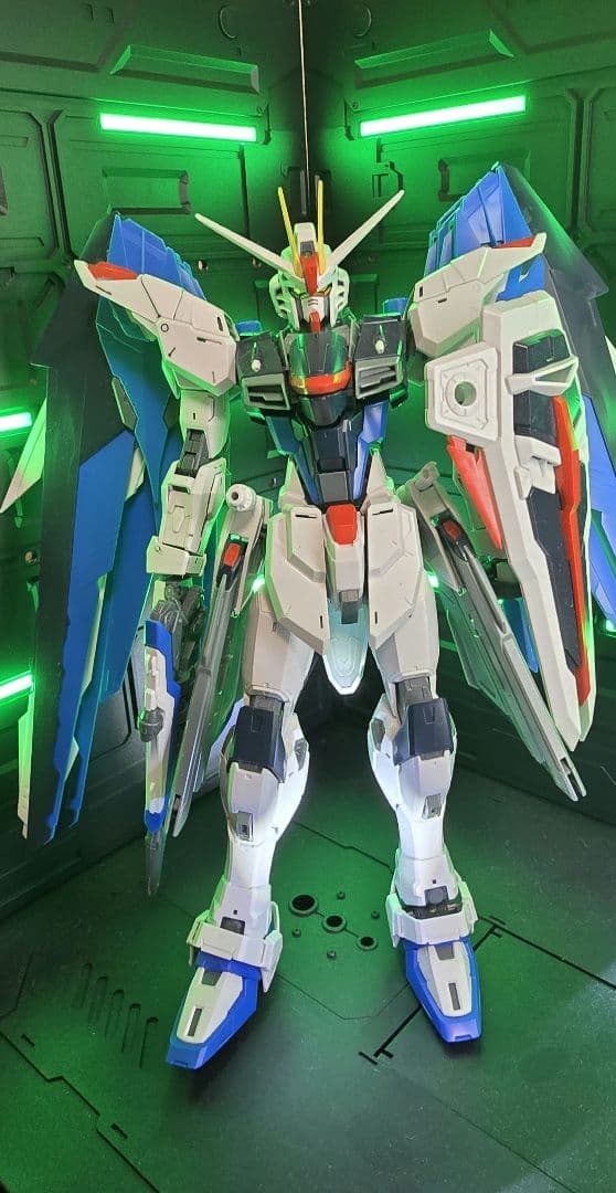 フリーダムVer2.0　∞ジャスティス1/100 完成品　　LED10色スタンド