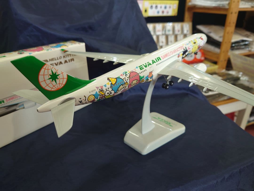 1/200 AIRBUS A330 サンリオ ハローキティジェット EVAAIR