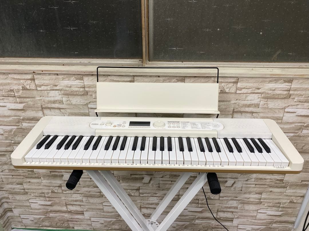 カシオ　電子キーボード　LK-526 2022年製　61鍵盤