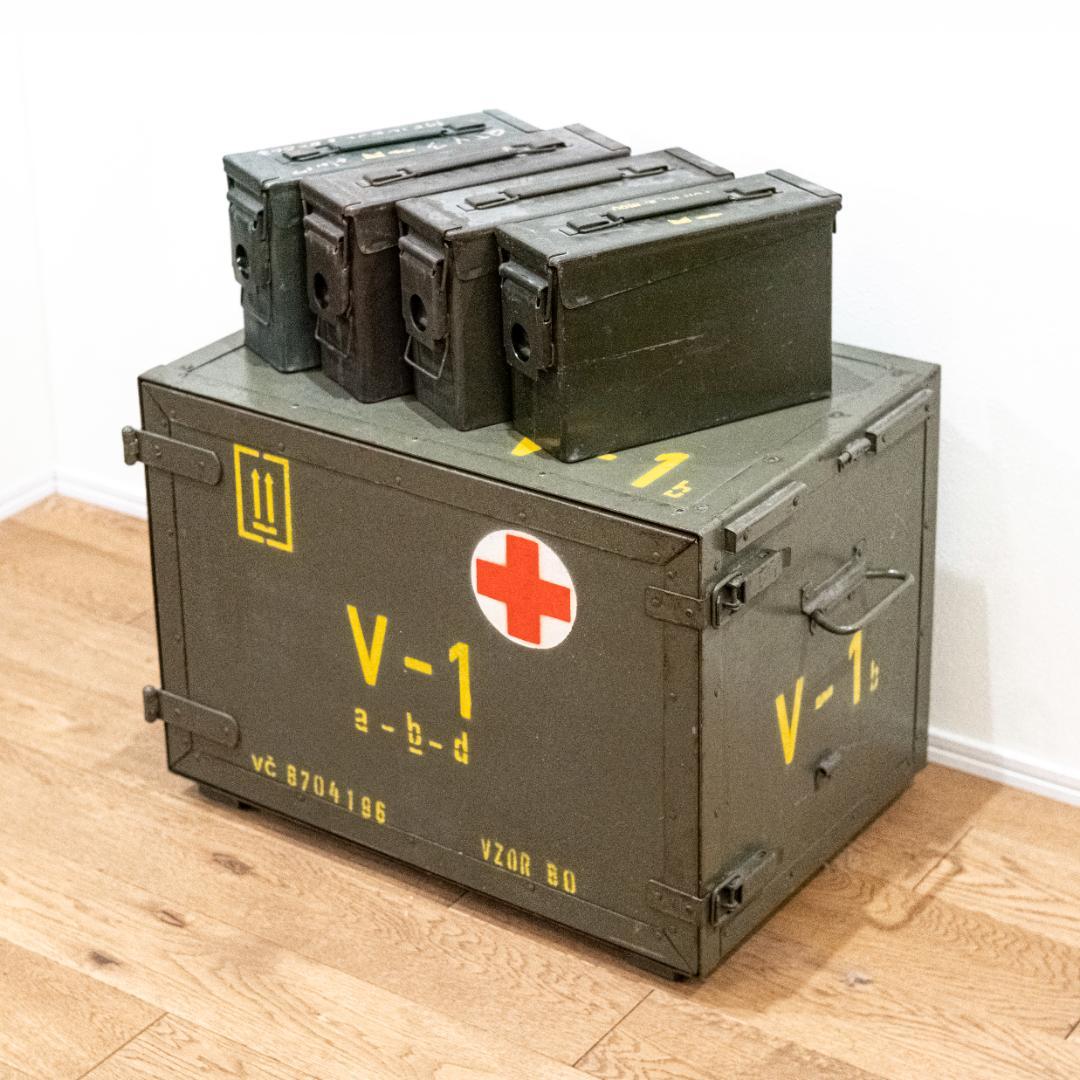 【限定セール】旧チェコ軍 V-1b 木製メディカルボックス＋AMMO BOX4個