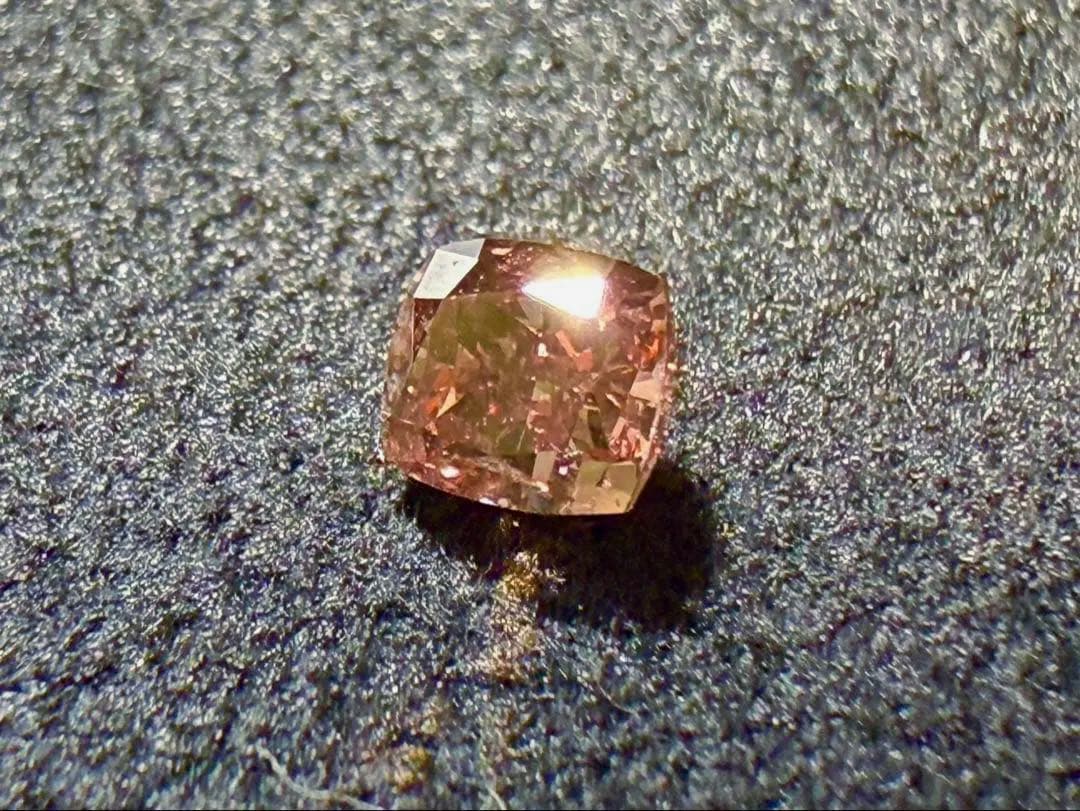 オーストラリア連邦アーガイル鉱山ピンクダイヤモンド　AGT鑑　0.133ct