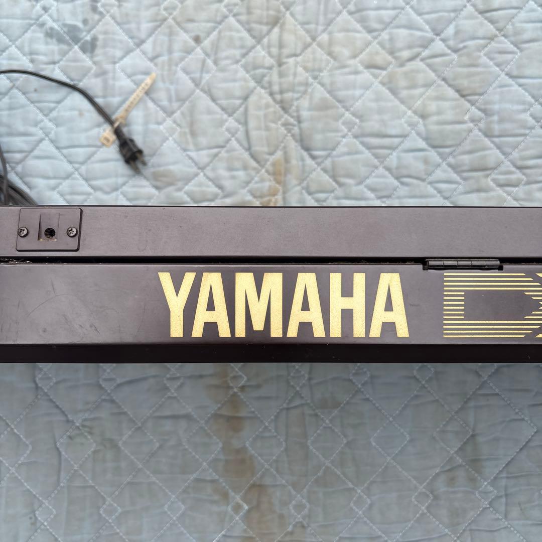 YAMAHA DX7 シンセサイザー　通電⚪︎