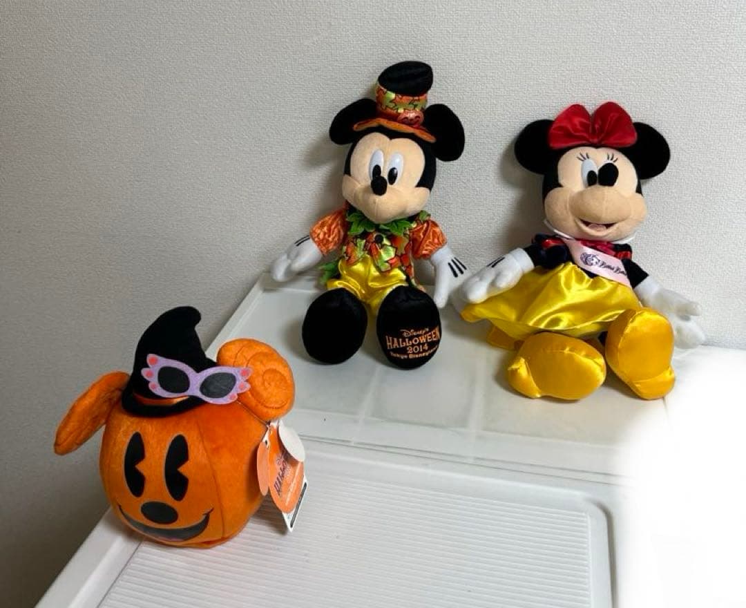 ディズニーミッキー、ミニーちゃんのぬいぐるみがハロウィン）