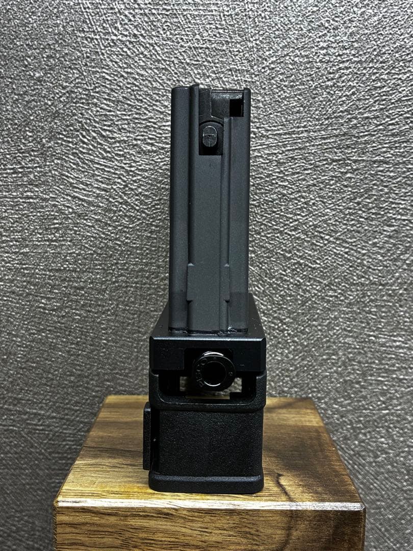R7-19 東京マルイ GBB M4 マガジンアダプター 外部ソース仕様