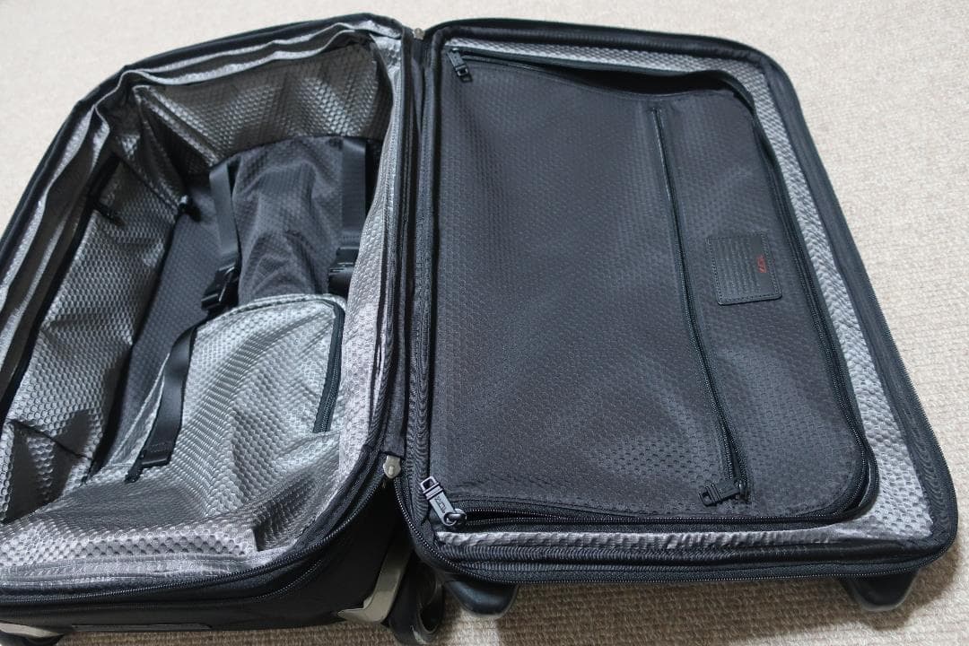 トゥミ TUMI キャリーバッグ【型番 22420】