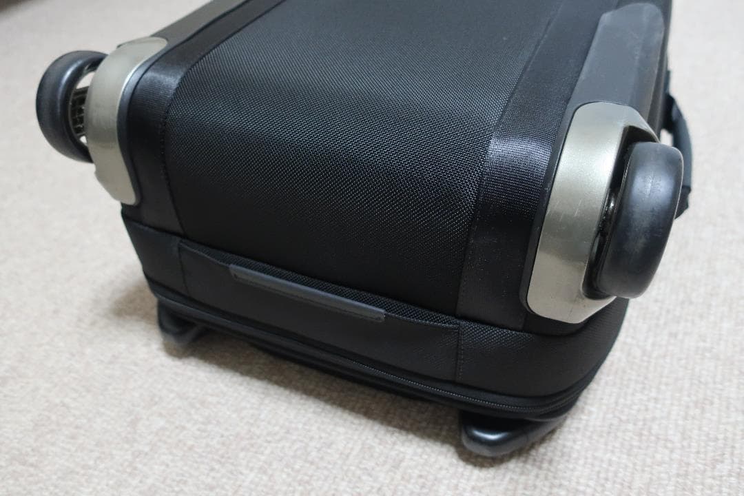 トゥミ TUMI キャリーバッグ【型番 22420】