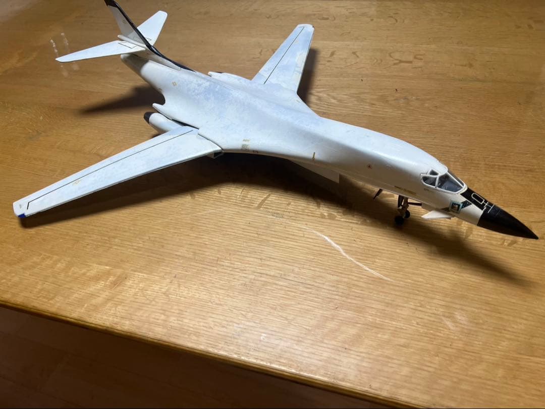 米国空軍爆撃機 ロックウェルB1ランサー(1/72)