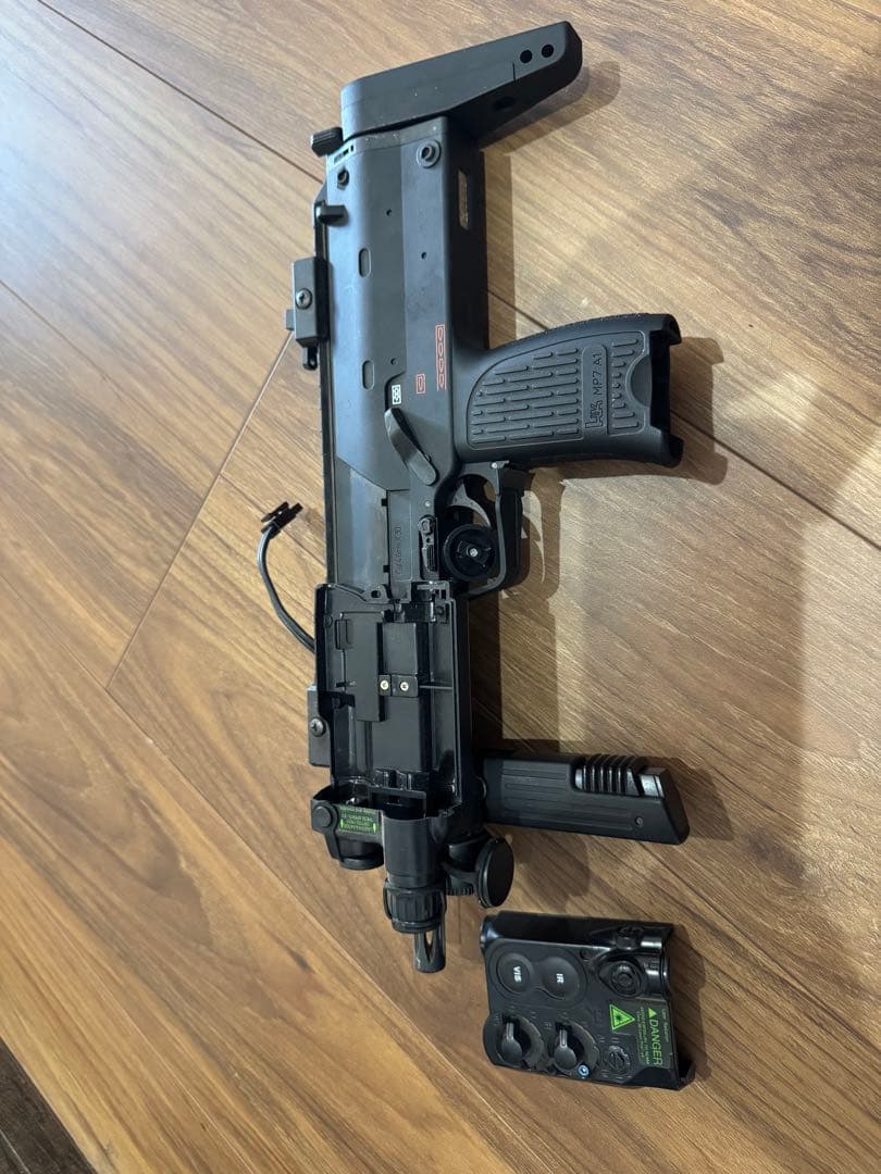 mp7 電動ガン　リポ化　マガジン2本、ノーマルバッテリー付き