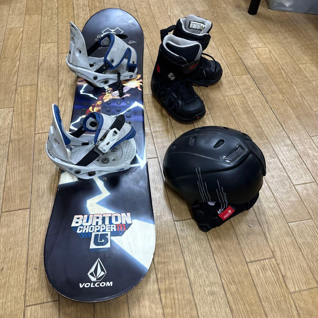 burton 子供用 4点セット ボード ブーツ バイン ヘルメット　バートン