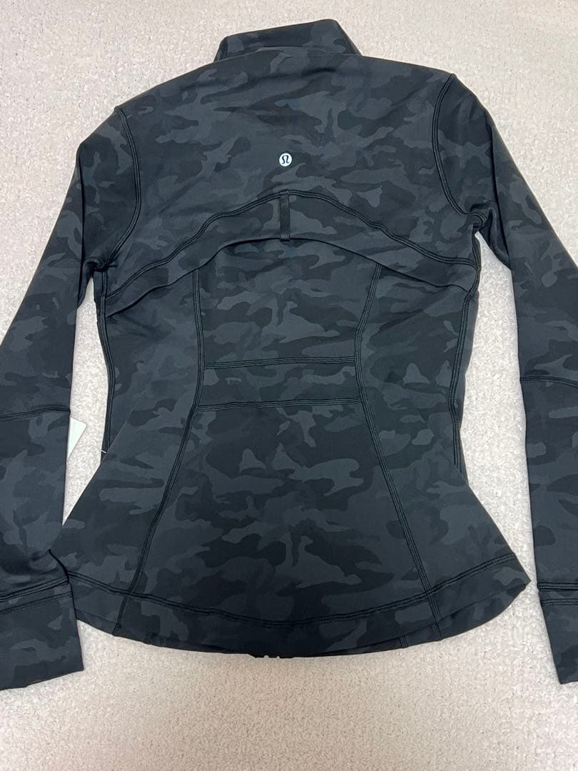 新品タグ付き　Lululemon Define Jacket Luon カモ 6