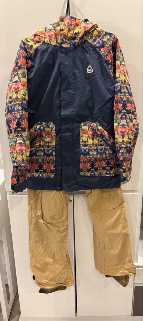 【ほぼ新品】Burton バートンスノーボードウェア 上下セット　 xs s