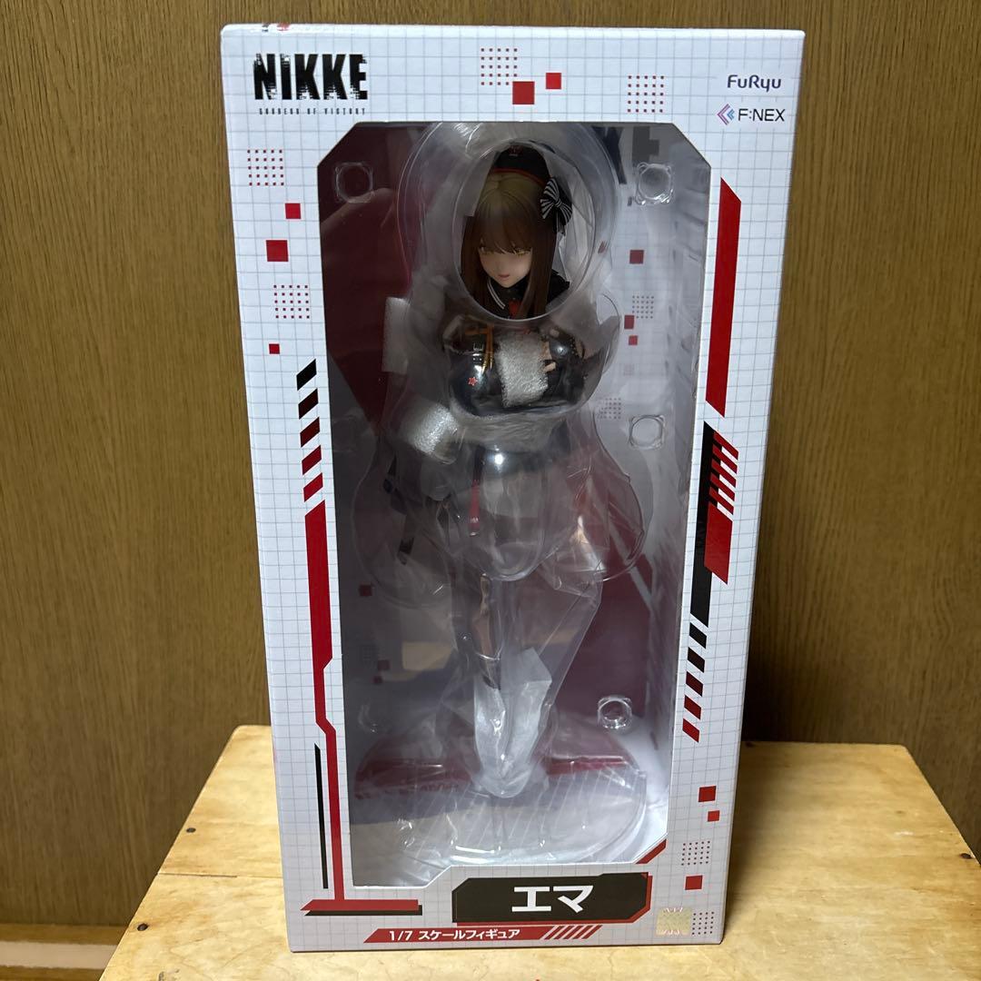 勝利の女神NIKKE エマ 1/7スケールフィギュア