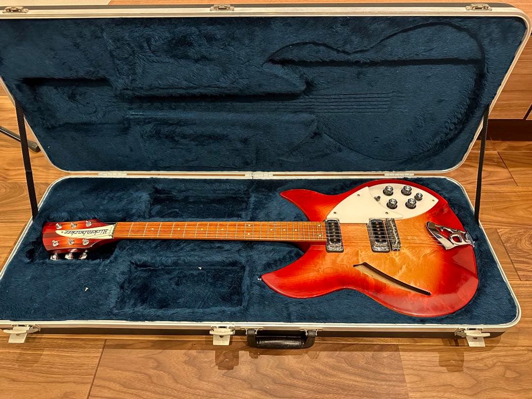 Rickenbacker <リッケンバッカー> 330 Firglo