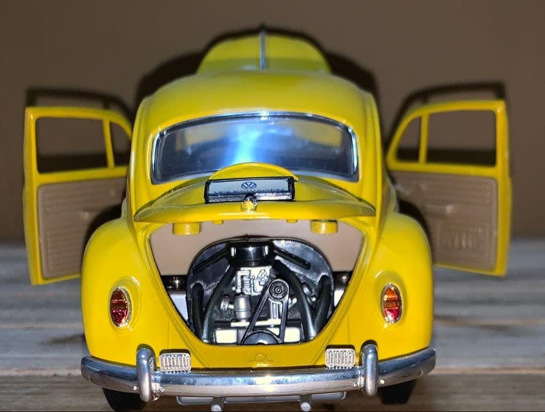 ミニカー　1/18 VW　フォルクスワーゲン　ビートル　1967　イエロー