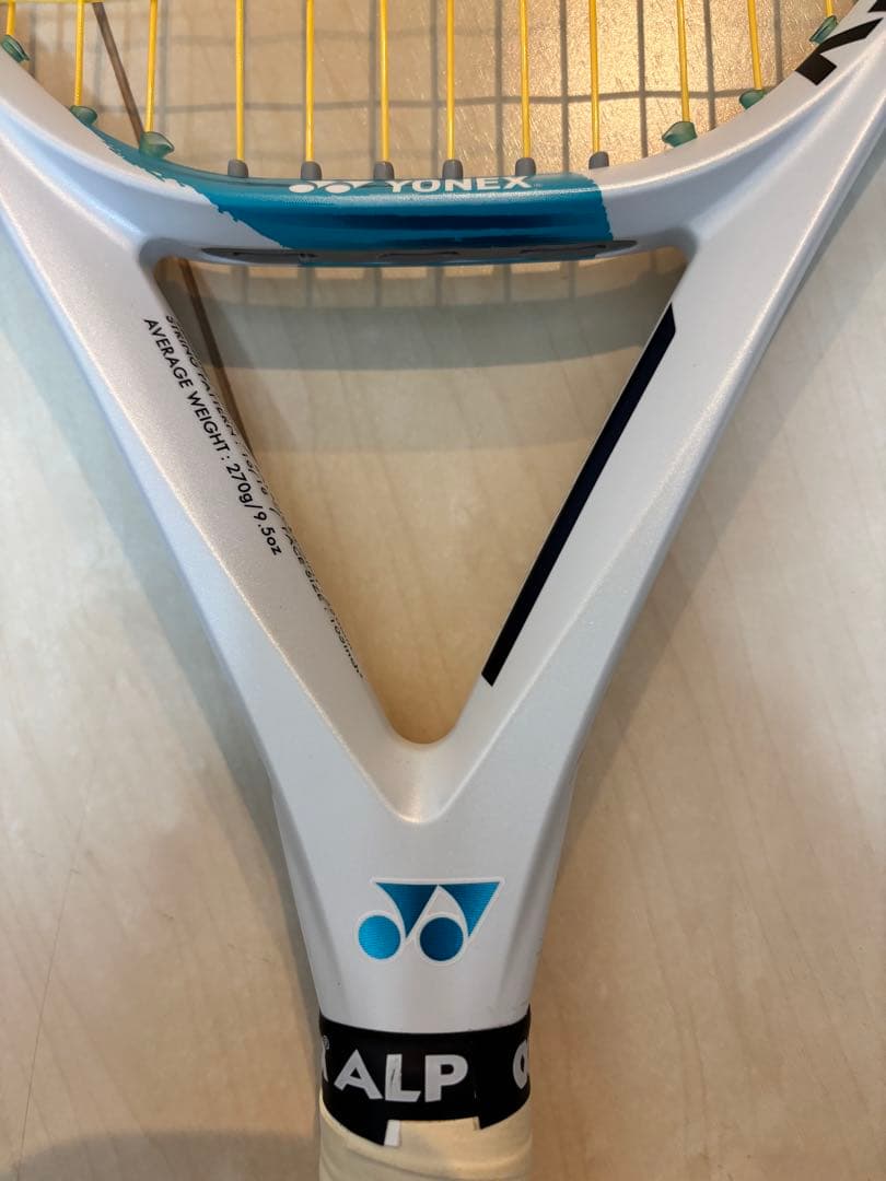 硬式テニスラケット YONEX ASTREL 105　極美品☆
