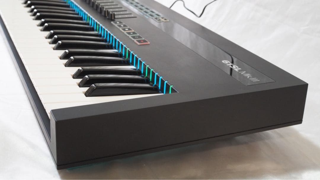 Novation SL MkIII 61鍵（MIDIキーボード）