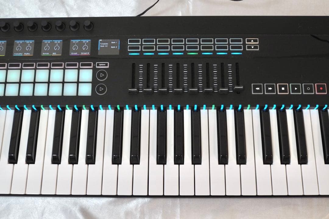 Novation SL MkIII 61鍵（MIDIキーボード）