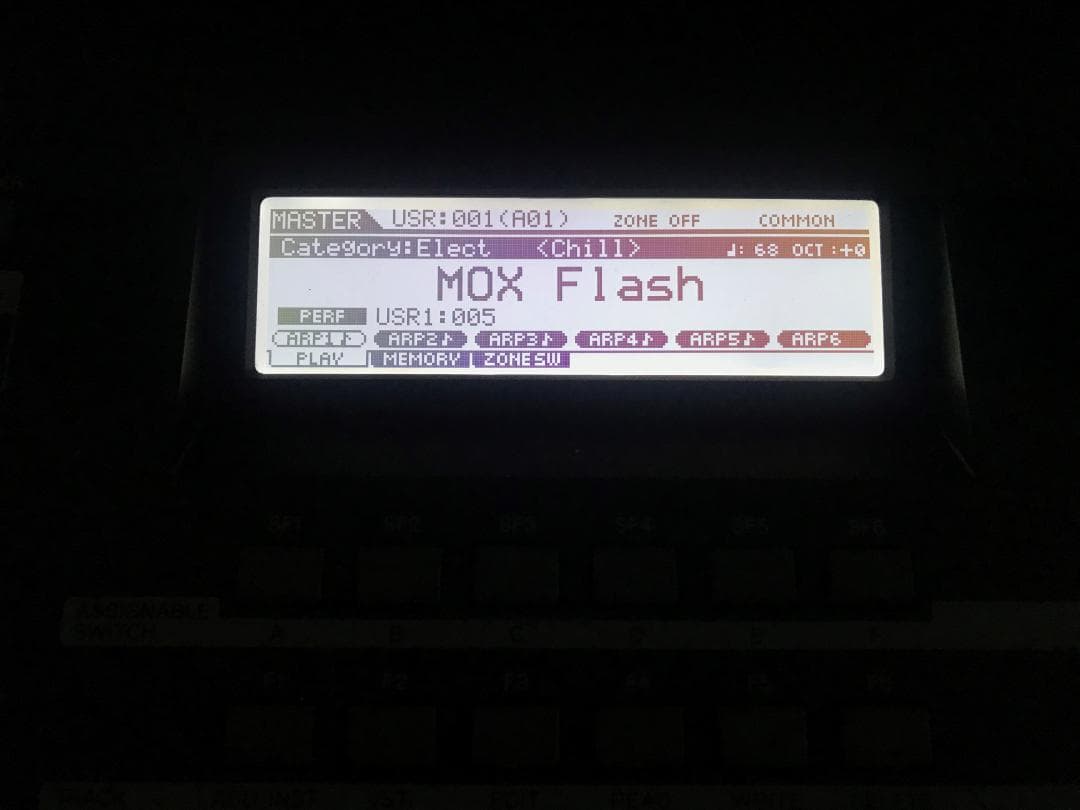 【シンセサイザー本体】YAMAHA MOXF6 中古品・現状品　音出し確認済