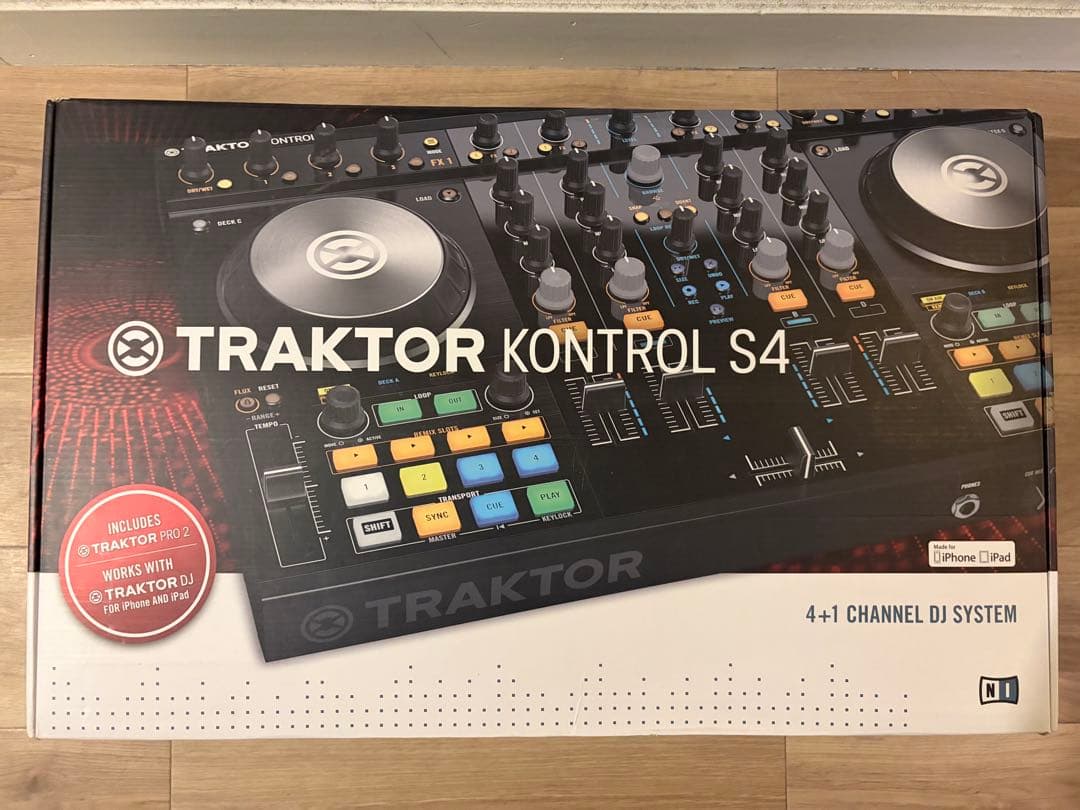 TRAKTOR KONTROL S4 4+1チャンネルDJコントローラー